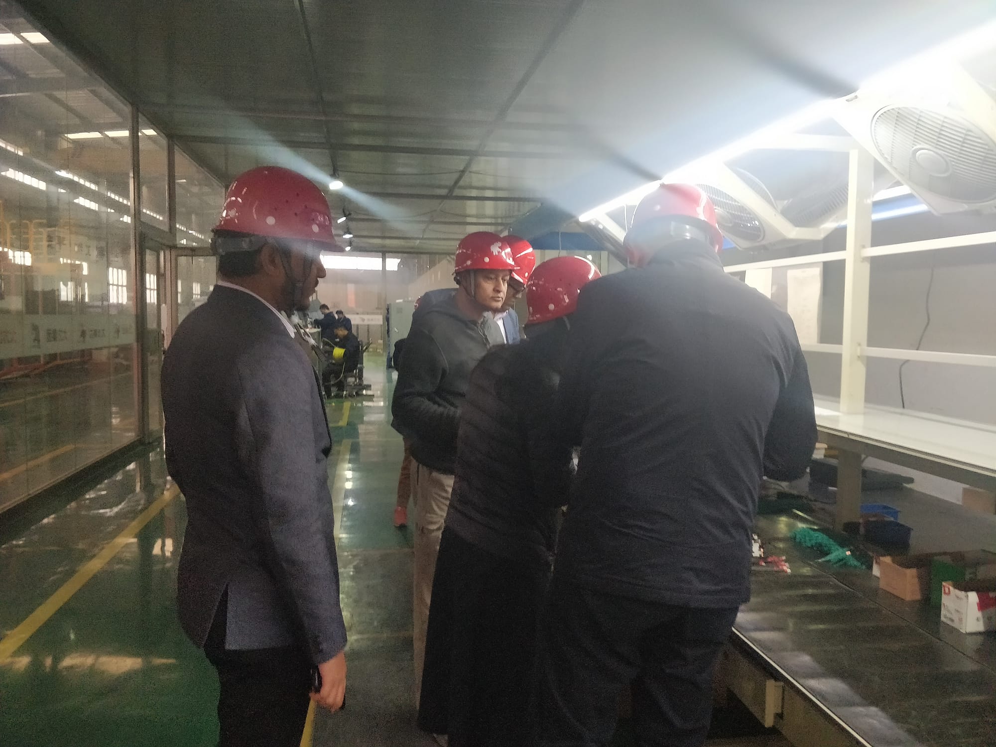 Welcome Bangladesh Customers To Visit Our Factory - DFHOIST